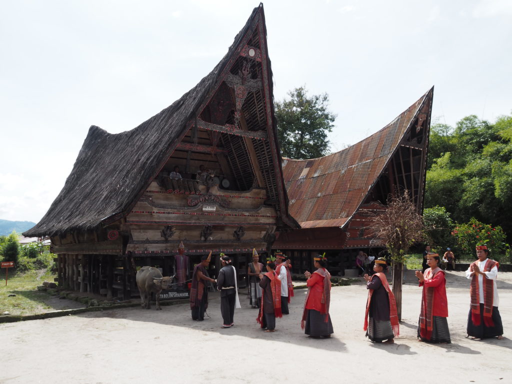 Wyspa Samosir – pośrodku największej kaldery świata, wśród ludu dawnych ...